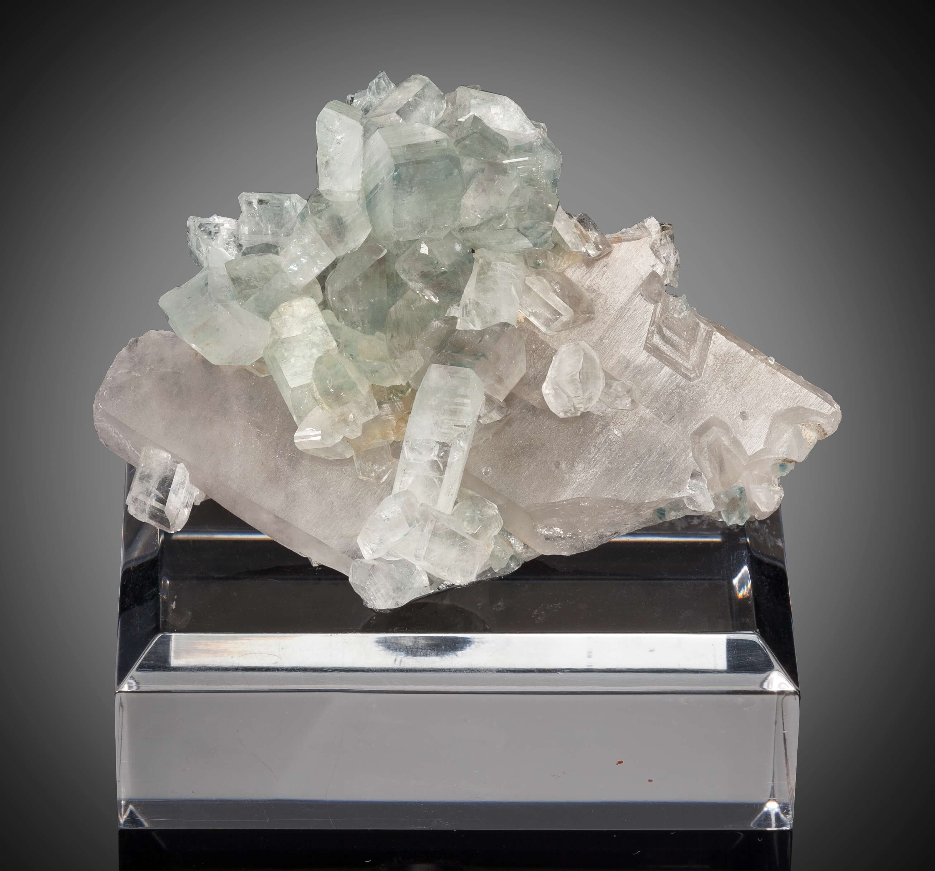 Euclase on Quartz. Equador. Borborema mineral province. Rio Grande ...
