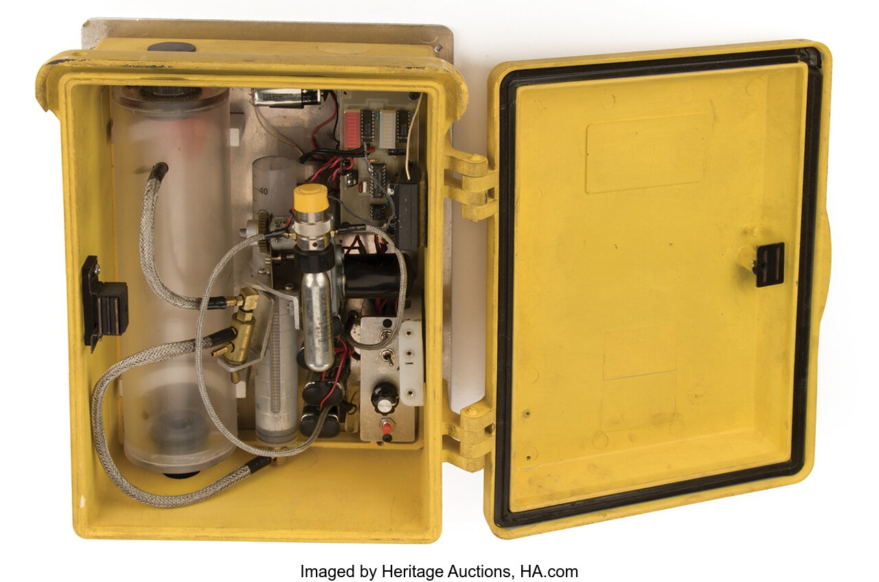 Police call box prop bomb from Die Hard: With a Vengeance.... | Lot ...
