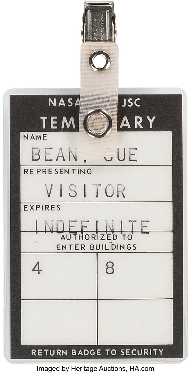 [Alan Bean] NASA / MSC Temporary (Indefinite) Visitor Badge for Sue ...